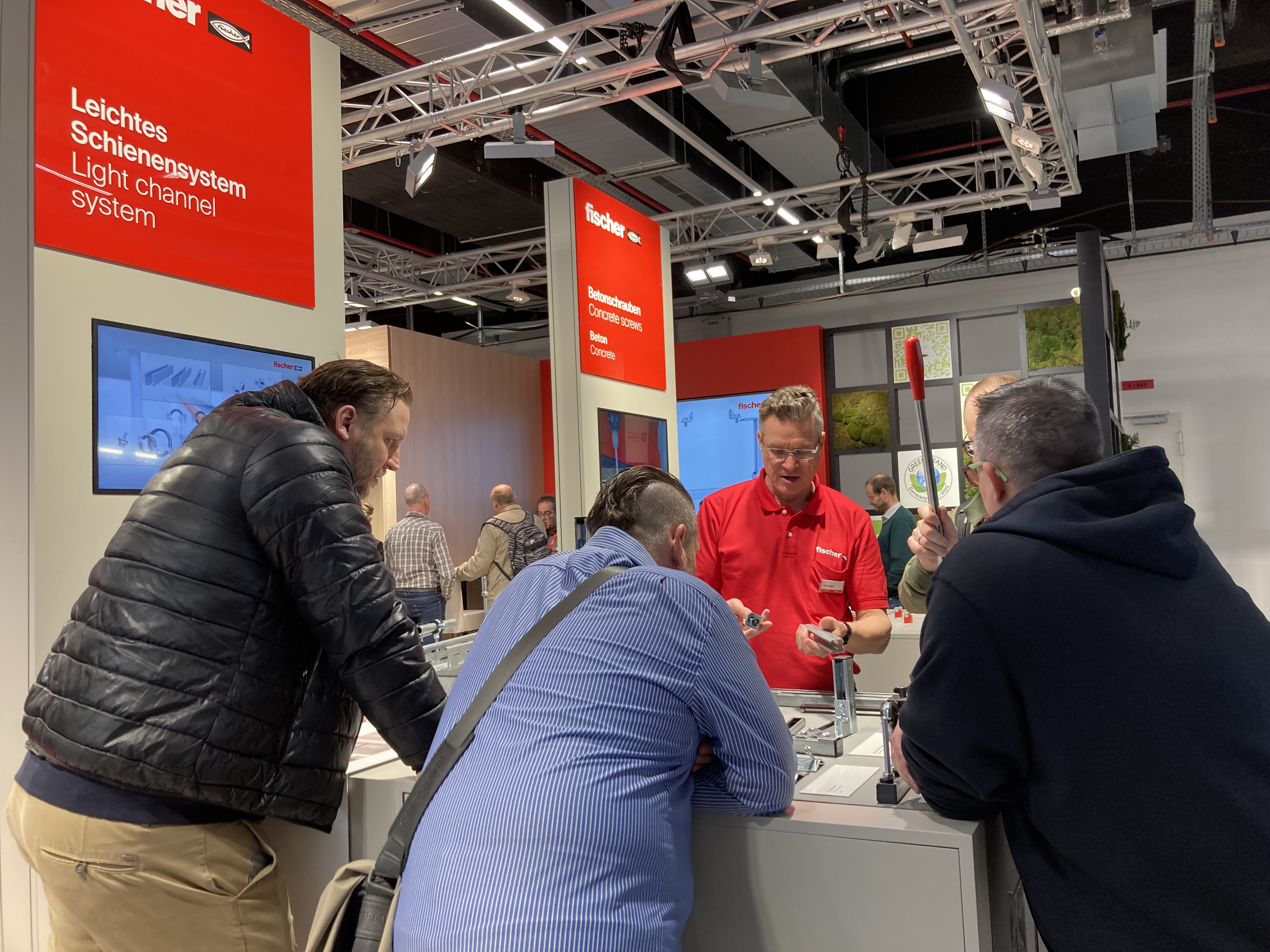 Großer Auftritt für Installationssysteme - Unternehmensgruppe fischer