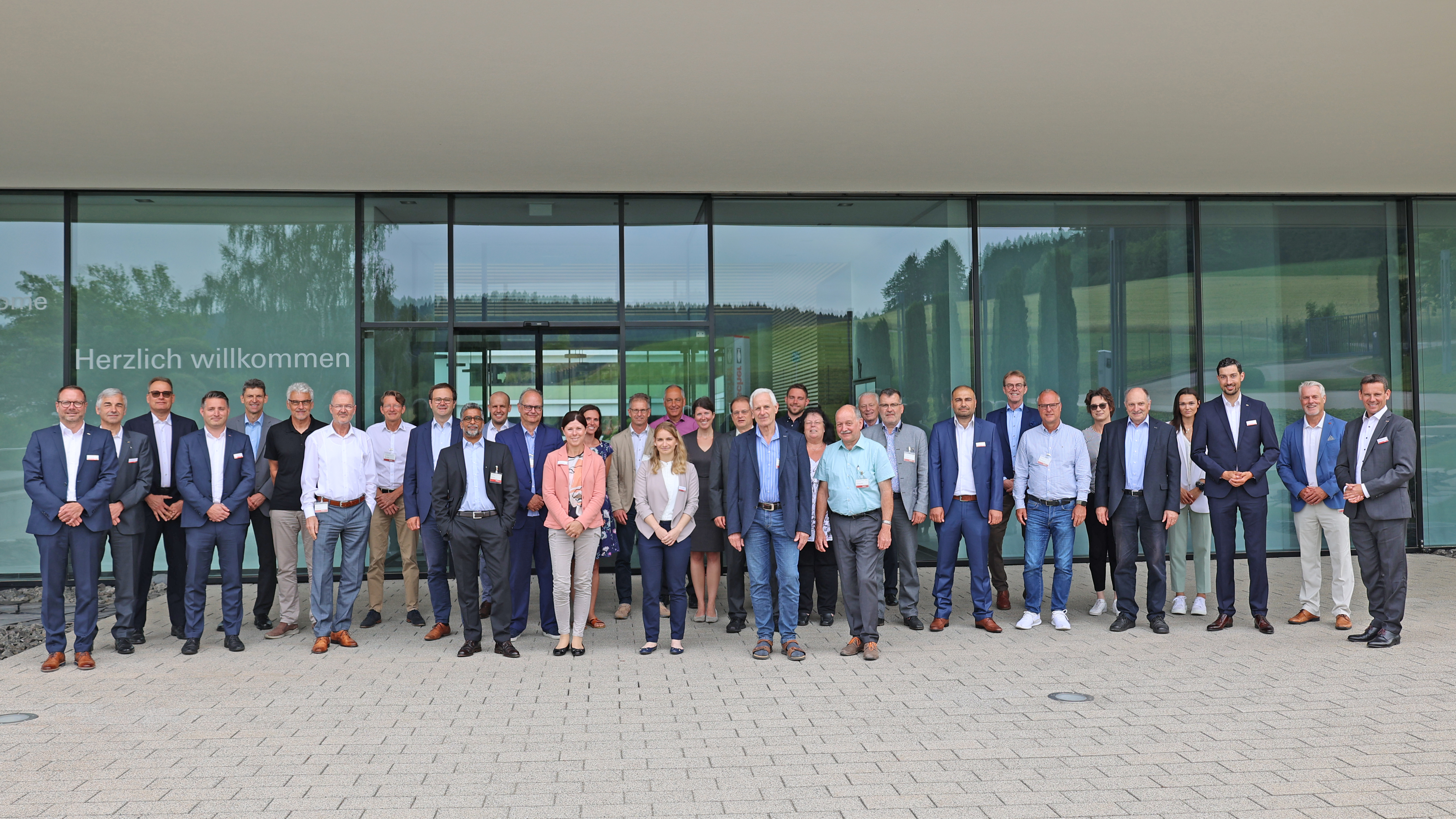 fischer im intensiven Austausch mit Stakeholdern - Unternehmensgruppe ...