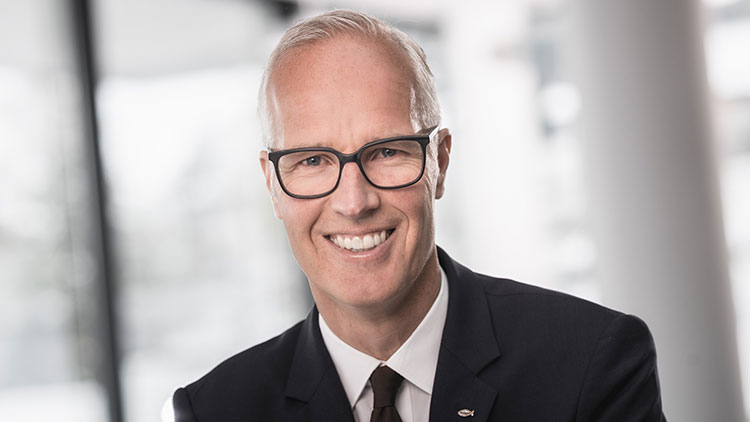 Prof. Klaus Fischer spendet 20.000 Euro für neues, digitales ...